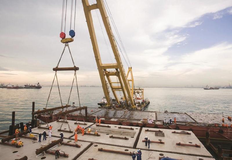 Southeast Asia’s Largest Piling Barge Launched - SHIPBUILDING - SeaNews Southeast Asia’s Largest Piling Barge Launched - SHIPBUILDING - SeaNews